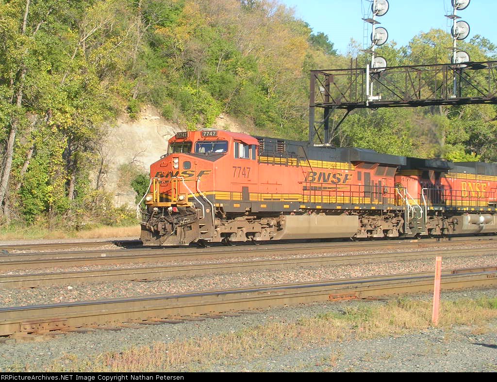 BNSF 7747